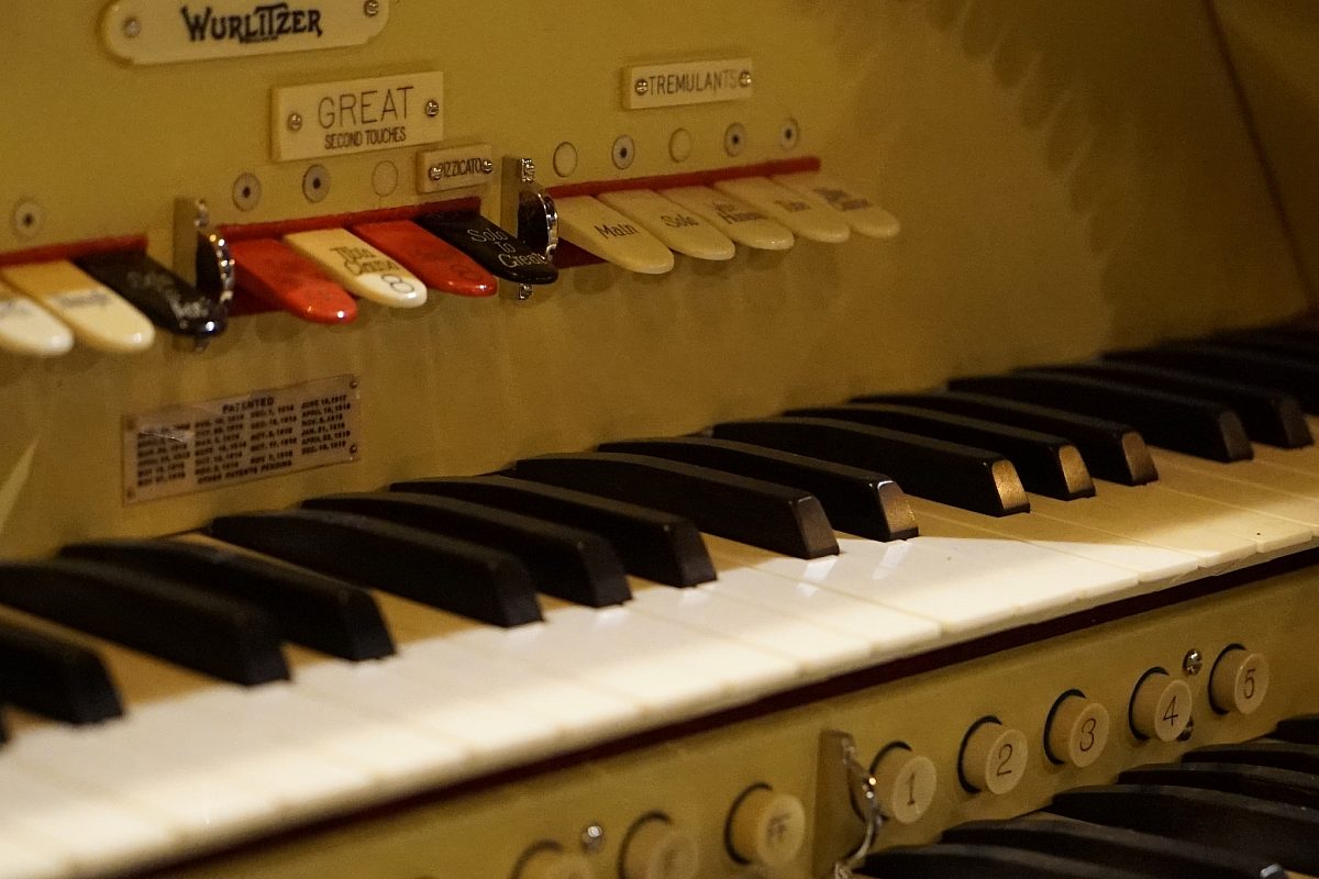 The Mighty Wurlitzer Organ | The Orpheum Theatre Group