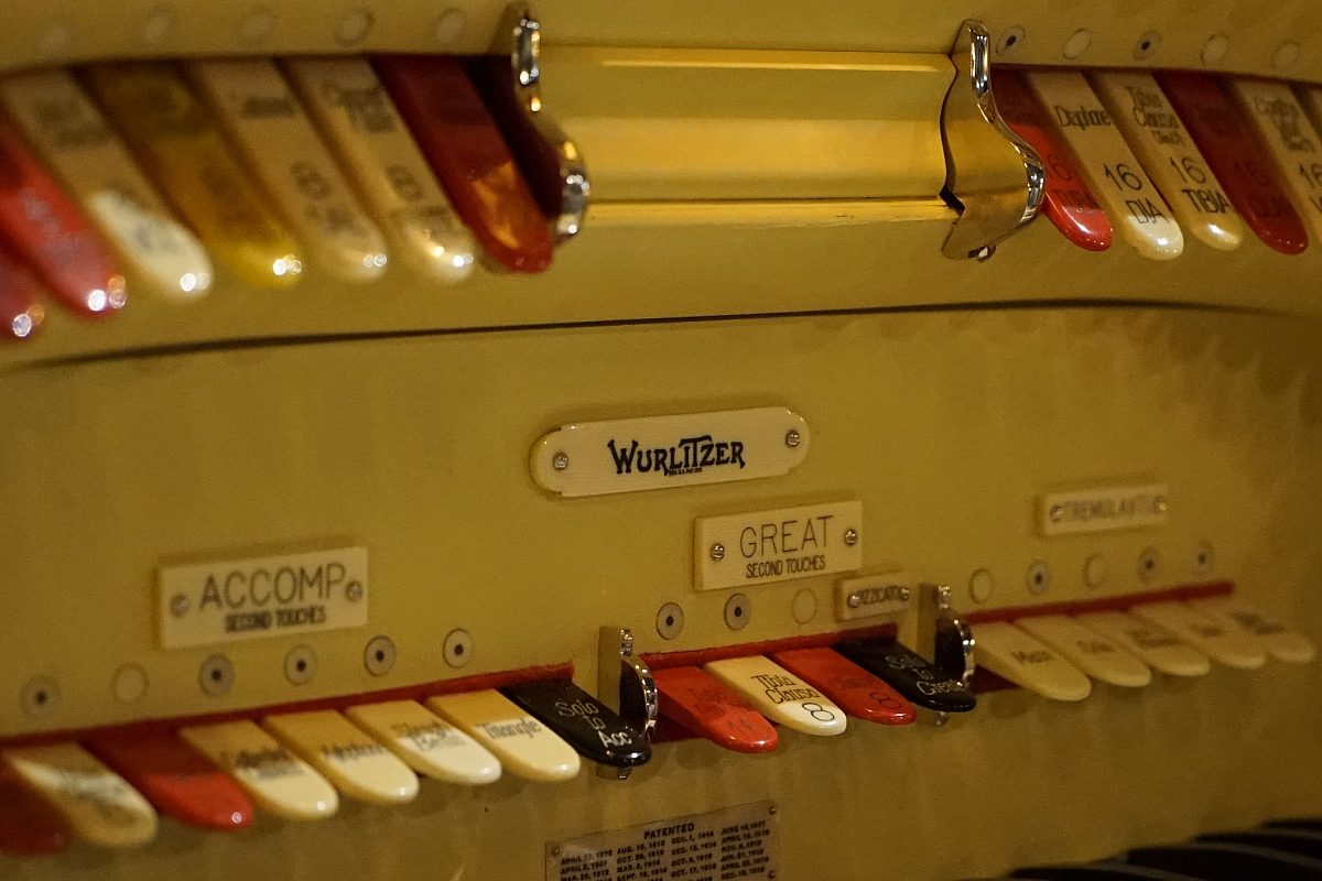 The Mighty Wurlitzer Organ | The Orpheum Theatre Group